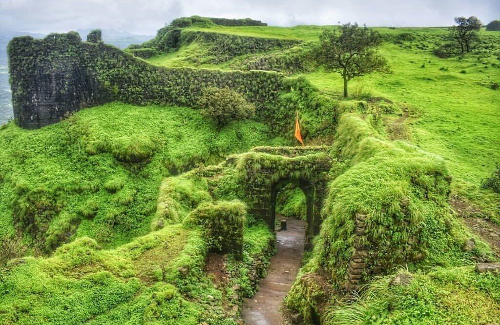 6 Best Forts you must visit for Trekking at Lonavala - HikerWolf